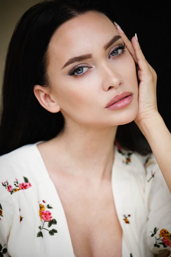 Splendide Model Aline Cara Luna Meixner